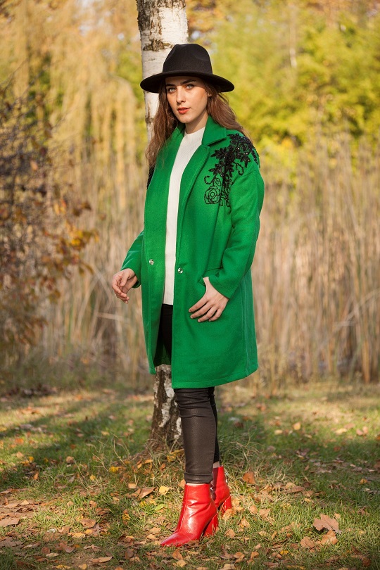 Yeşil Renk Siyah İşlemeli Kaban | GZ DESIGN